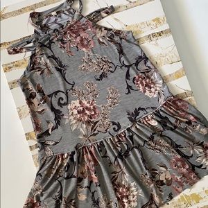 Wishlist | Tops | Boutique Grey Floral Top Size Medium | Poshmark